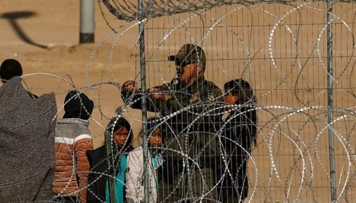 US Supreme Court allows agents to cut razor wire installed along Mexico ...