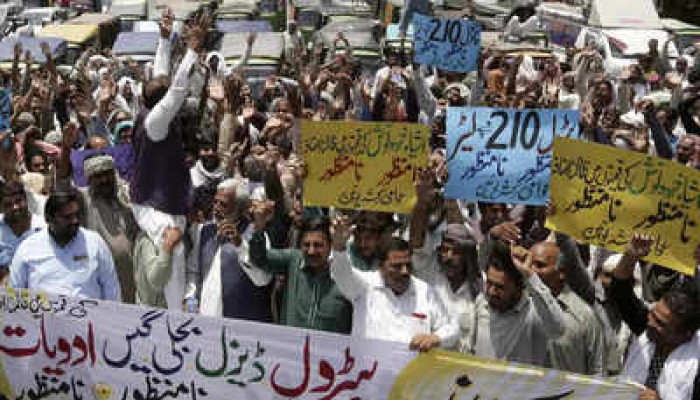 Pakistan army chief seeks assistance from US amid rising risk of debt ...