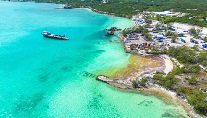 Ship spills around 35,000 gallons of oil in The Bahamas
