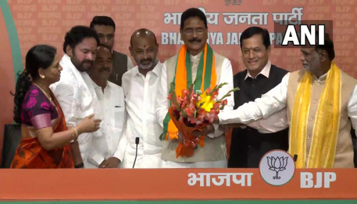 Ex-Telangana Cong leader M Shashidhar Reddy joins BJP Ex-Telangana Cong leader M Shashidhar Reddy joins BJP