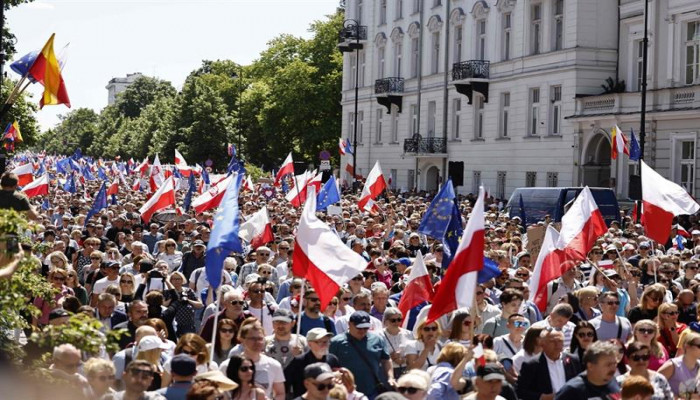 Polands largest rally sees Million anti-government protesters in attendance