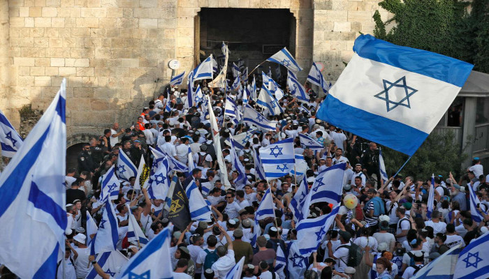 Clashes in Jerusalem as Israeli nationalists march through Muslim Quarter