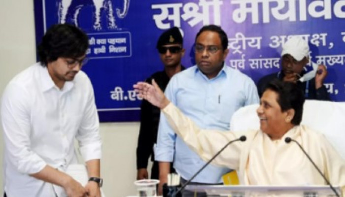 Mayawati appoints nephew Akash Anand as her political successor