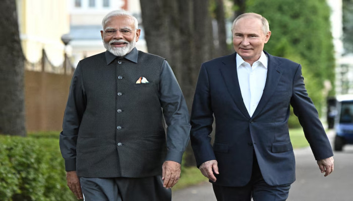 Modi and Putin hold informal conversation in Moscow