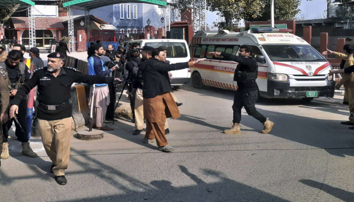 Pakistan 28 people killed, 150 injured in blast outside Peshawar mosque