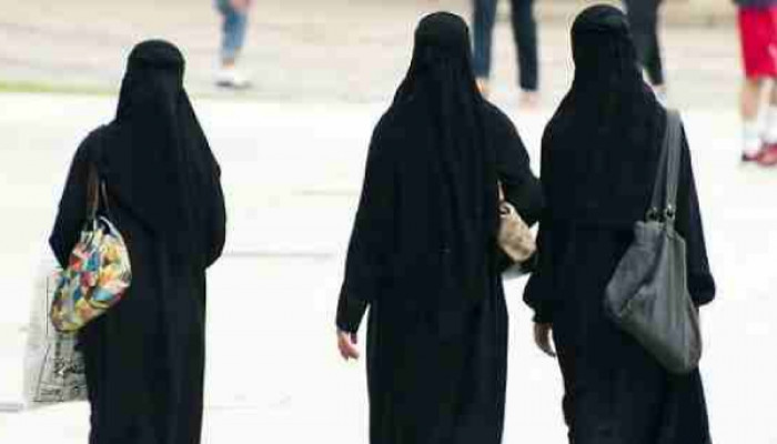 Swiss Parliament approves burqa ban, imposes fines for offenders Swiss Parliament approves burqa ban, imposes fines for offenders