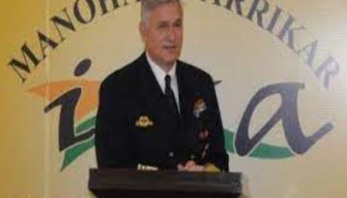 German Navy vice admiral steps down after his remarks on Putin